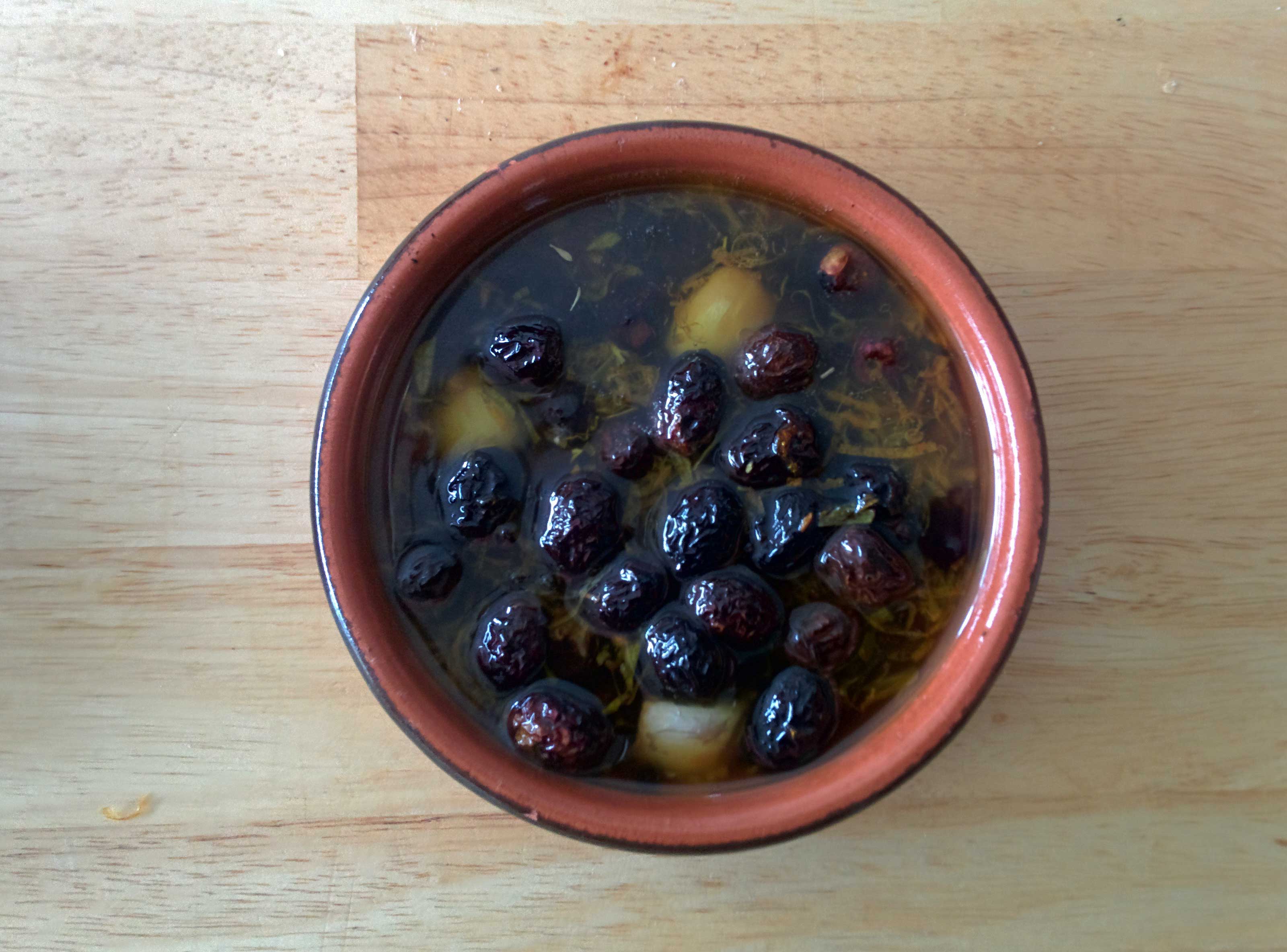 Oil-cured olives with white wine and garlic – Sunnyvale-Garden